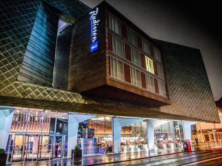 Radisson Blu Glasgow New Years Eve Street Party - Our Glasgow